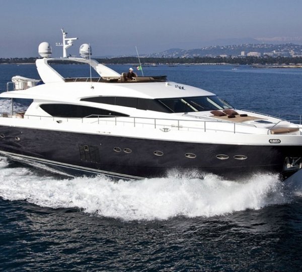 SOLARIS Yacht Charter Details, Pershing 90 | CHARTERWORLD Luxury ...